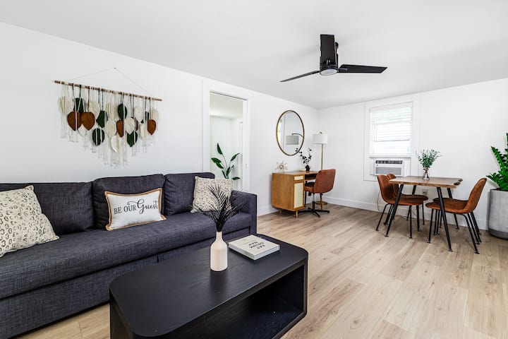Stylish 1br Unit In Historic Downtown Lakeland - Lakeland, FL