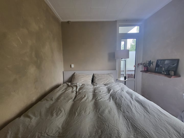 Zen & Bright Room With Balcony - Zaandam