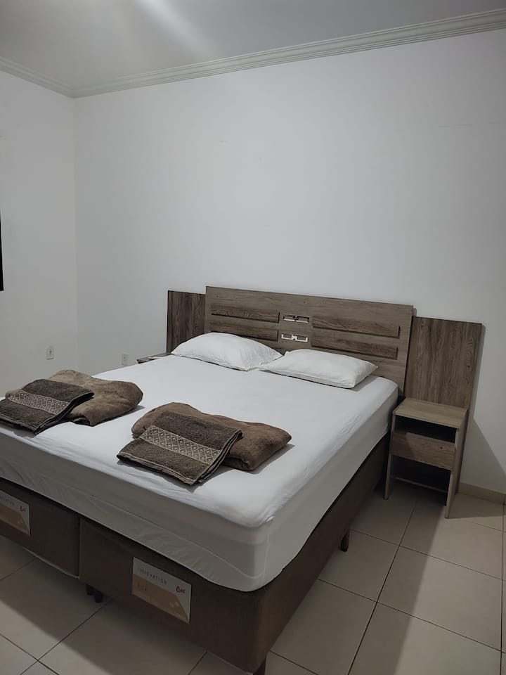 Casa Grande Confortável Ar Condicionado Maringá - Maringá