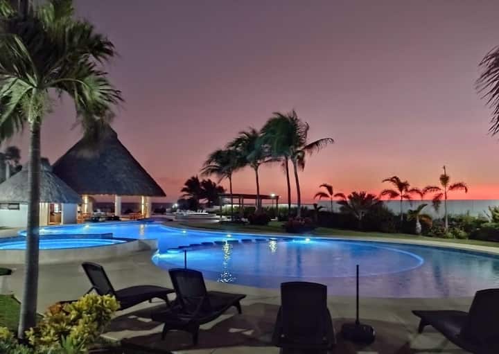 Departamento (En P B) Con Club De Playa - Acapulco