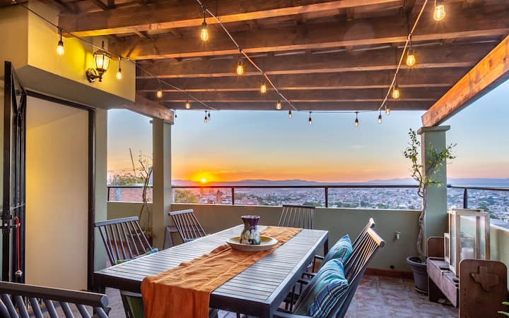 Casa Alegria! Centro, Sunsets, & Casual Luxury - San Miguel de Allende