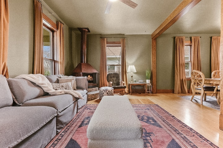 The Boulevard Bungalow - Rapid City, SD