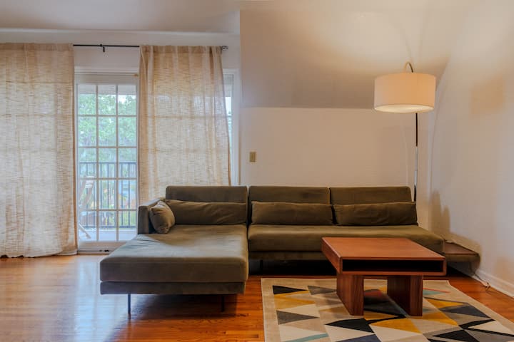 Casa Mid-century| Dtwn | Balcony | Free Parking - Orlando, FL