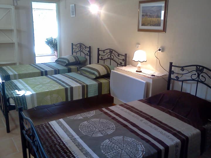 Chambre Aux Pieds Du Mt Ventoux Pour 4 Personnes - Bédoin