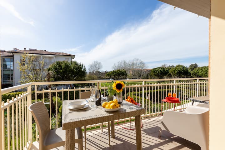 Elegant Seaside Apartment With Pool And Parking - Livorno