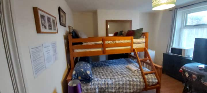 Shared Room In Friendly House - Barrow-in-Furness
