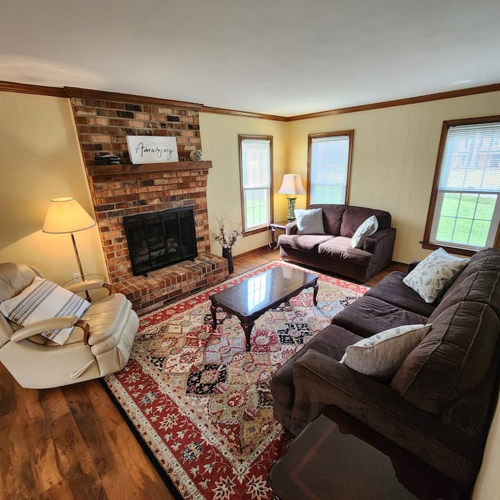 Pennwood Place - The Place To Stay! - Chesterfield, VA