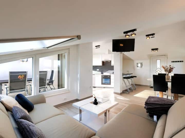 Rooftop-appartment Mit Meerblick - Umag