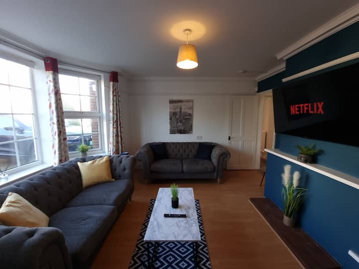 6 Bed 3 Bath House With Garden - Norfolk