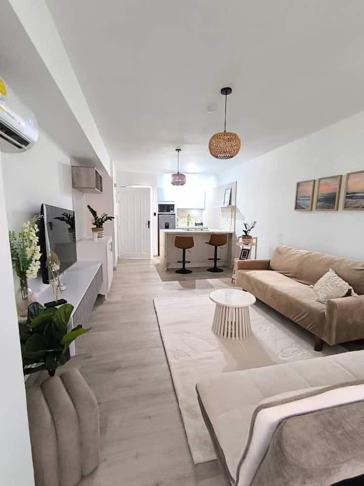 Apartamento Moderno Acceso Directo A La Playa - Venezuela