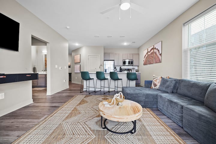 Irie Living, Refresh Kg 2bd+gym+pool, Brand New! - Traders Point, IN