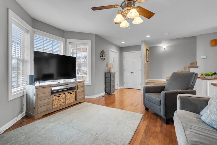 Spectacular Townhouse, Sleeps 10 - Lake Morris, KY