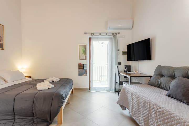 Tripla Elegante Vista Cortile Siciliano In Centro - Agrigente