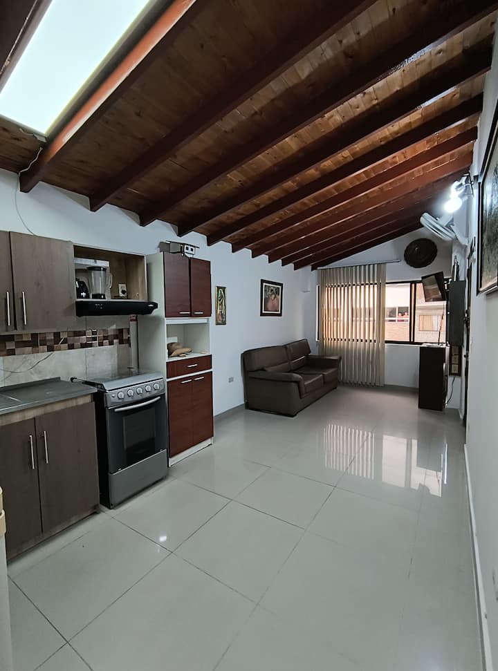 Económico / Familiar / Cerca Al Metro / Amplio - Bello