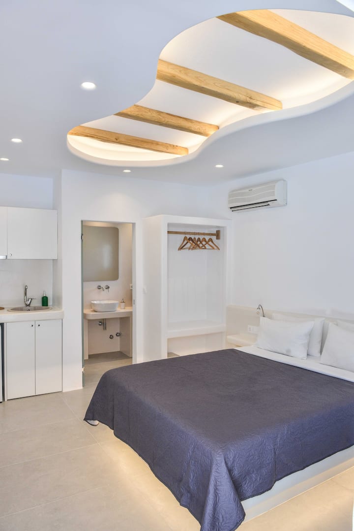 Dedalos Deluxe Double Studio 5' From Beach - ナクソス島