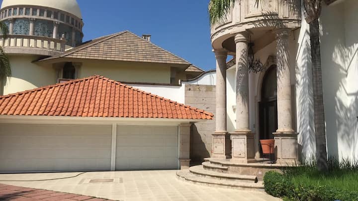 Casa Amplia En Aguascalientes - Aguascalientes