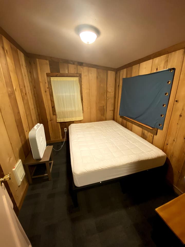 Trillium Cottage At Camp Namanu - Sandy, OR