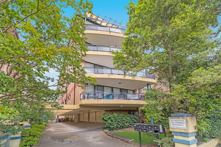 3-bedroom Condo Garaged Parking - Parramatta