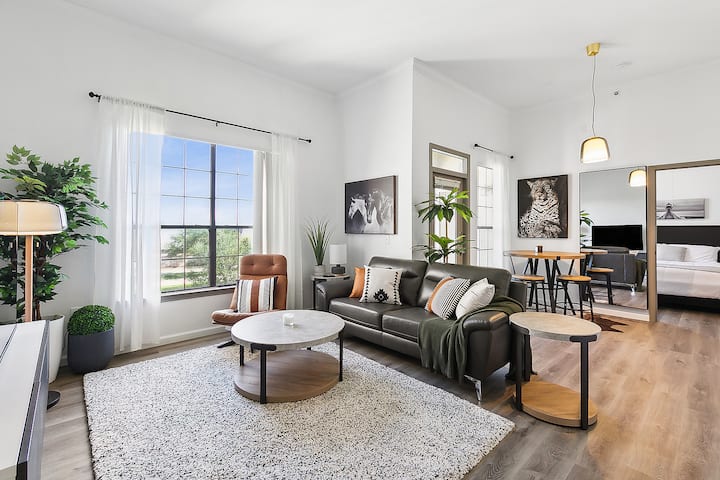 Cozy 1br Condo Near Lsu • Safe & Private Balcony - Baton Rouge, LA