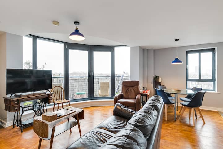 Amazing 2 Bed Apt With Balcony - Londres