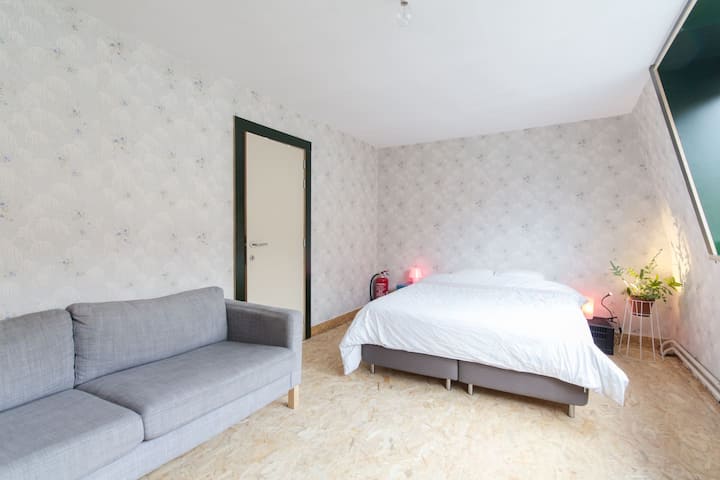 : : 2 Cozy Rooms, Each With A Private Bathroom : : - Antwerp, Belgium
