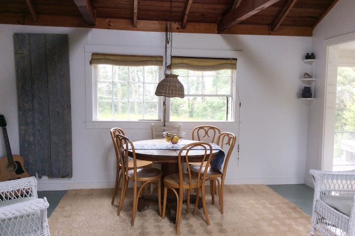 One Bedroom Full Bed W/ Shared Bath - ナンタケット, MA