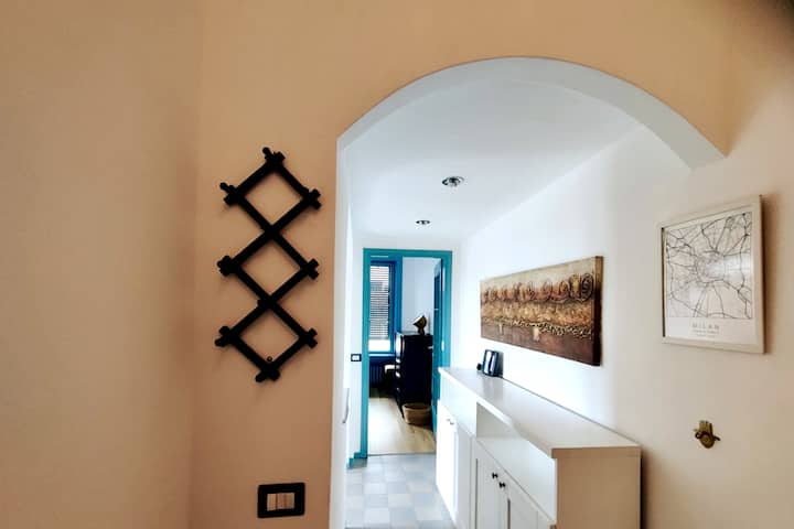 Milano Blue: Comodo E Tranquillo - Milan