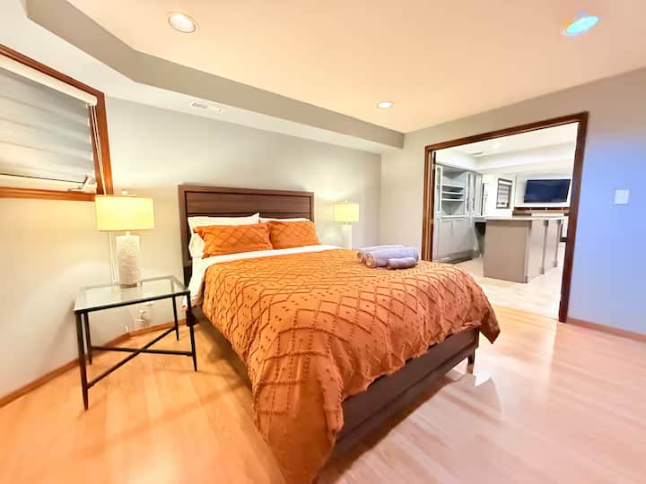 A5 - Cozy & Private Basement Apartment - Windsor, ON, Canada