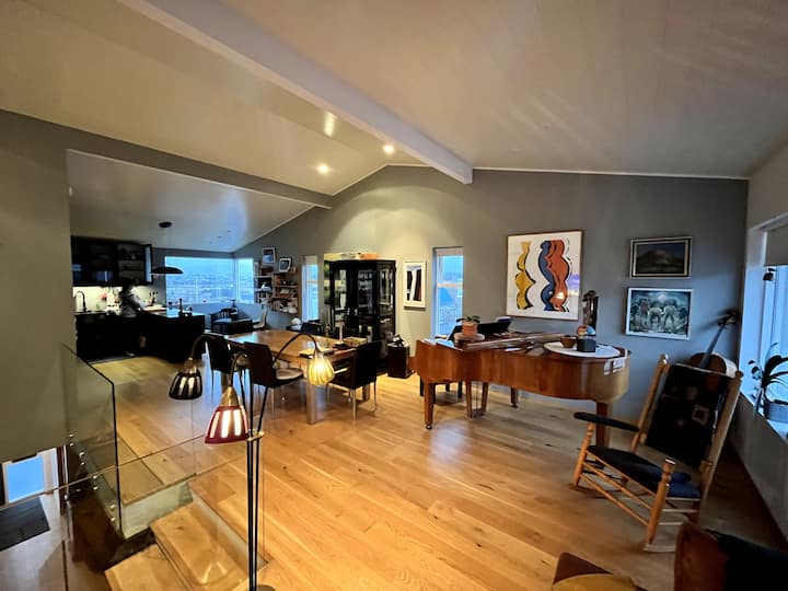 A Cozy House  With A Hot Tub. - İzlanda