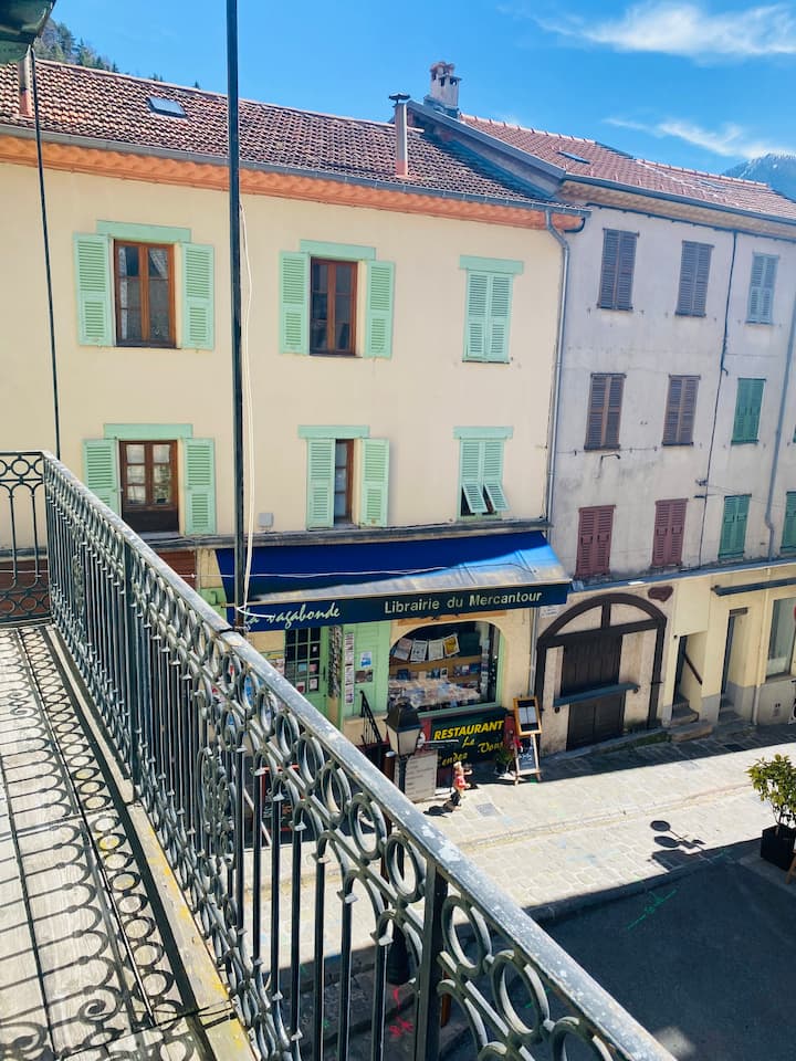 3p Lumineux & Cosy Sur La Place - Saint-Martin-Vésubie