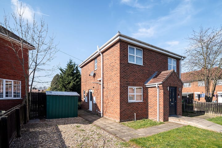 4bdrhouse/8guests/contractors - Doncaster