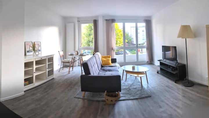 Balcon & Wi-fi | La Défense, Paris à 10 Minutes - Courbevoie