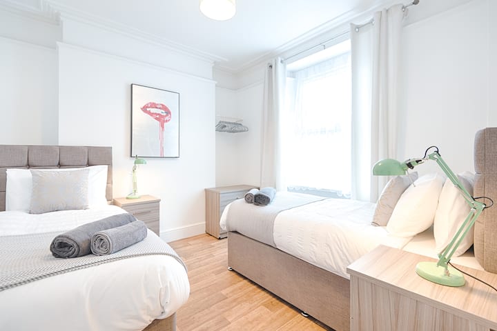4 Bed House In Brynhyfryd - 斯旺西