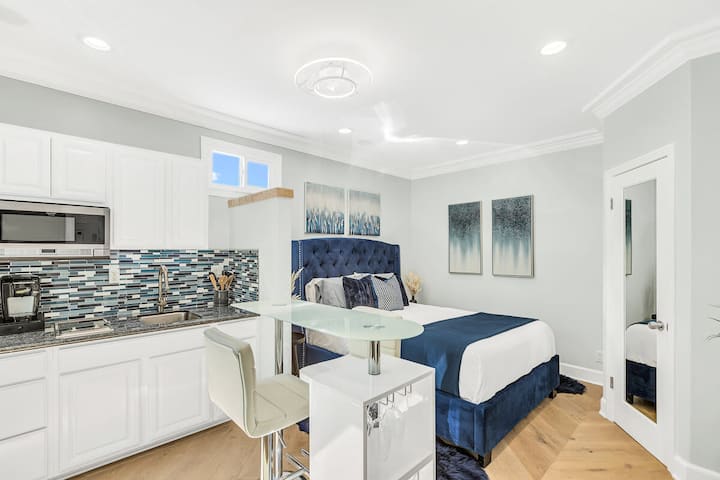 108 Agua Azul Suite - Hermosa Beach, CA