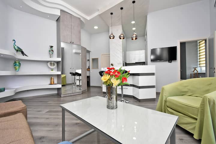 Bright, Elegant Apartment - Erevan