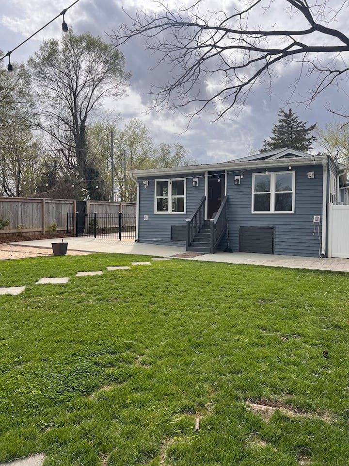 The Charming Home Away - Winston-Salem, NC