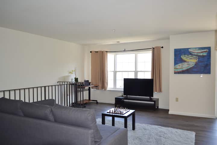 Spacious And Bright Townhome Near Station, Malls - Sandy Ground - Staten Island NY