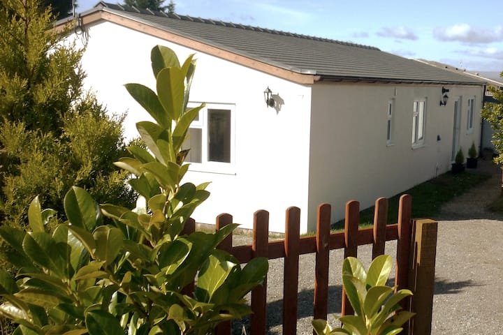Glenview Lodge Accommodation, Monmouthshire - Usk