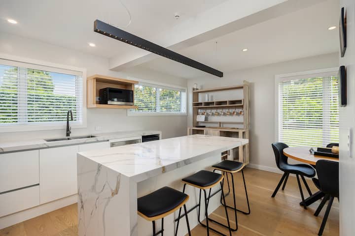 Orakei Apartment Minutes From The Cbd - North Shore