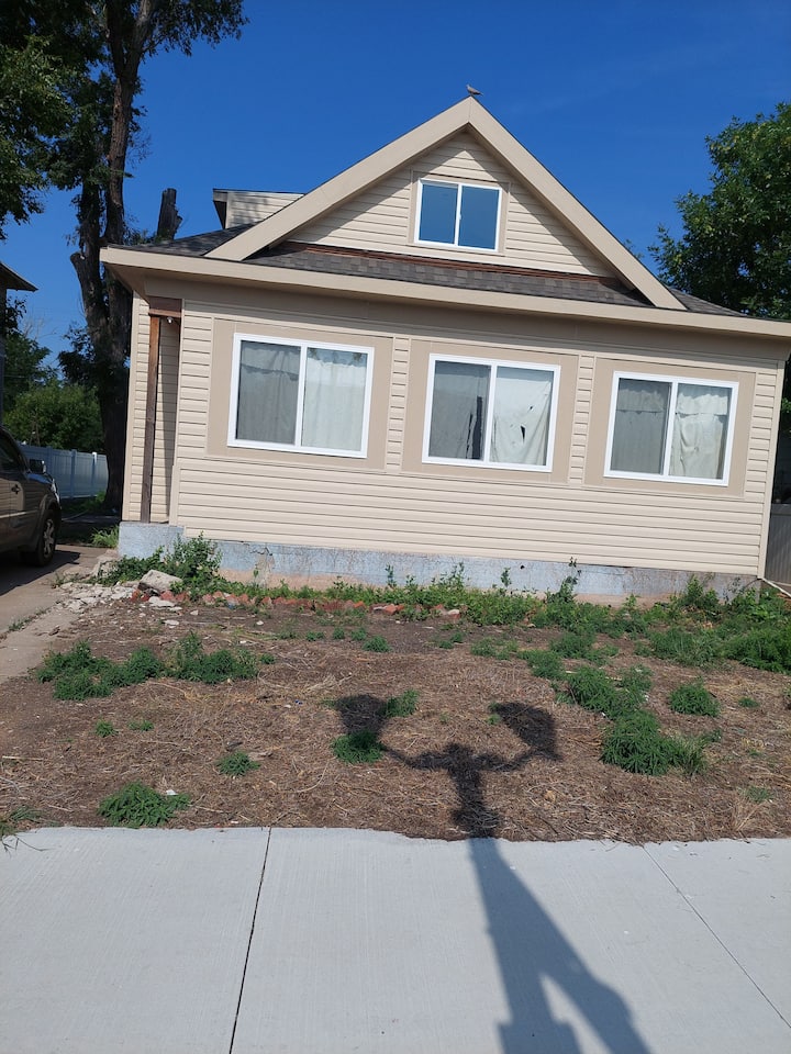 8th Street House - Garden City, KS