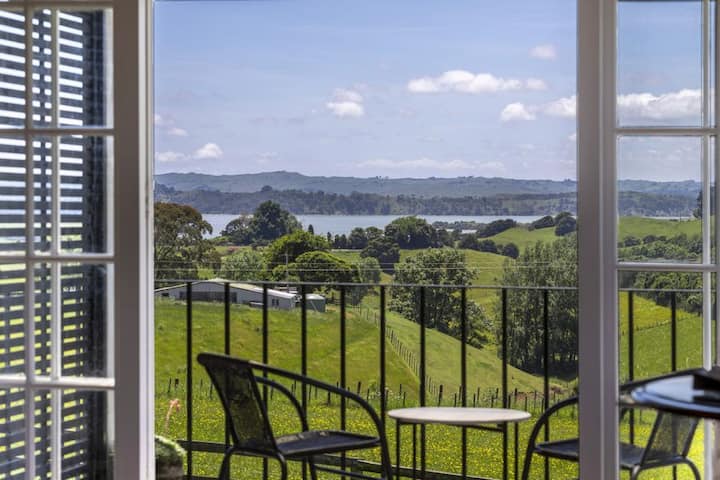 Hame-with Homestead - Raglan