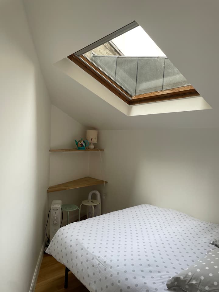 Petit Logement De 14 M Carrés - Sacré-Cœur de Paris
