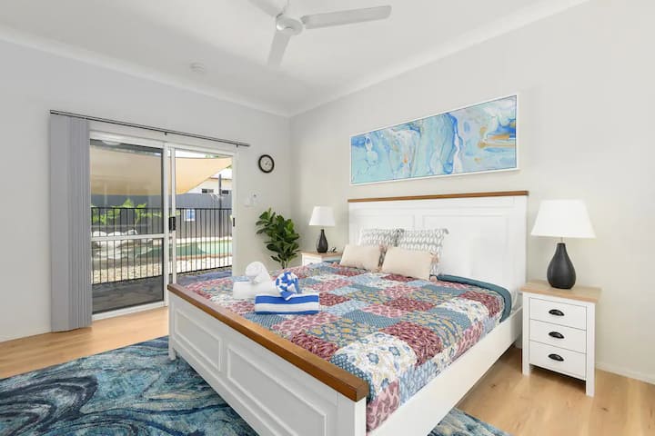 Family Beachfront Getaway - Port Douglas