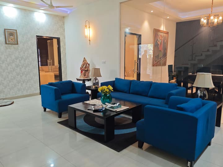 5 Bedroom Service Apartment At Palam Vihar Gurgaon - Gurugram
