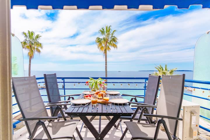 Front De Mer Les Pieds Dans L'eau - Antibes