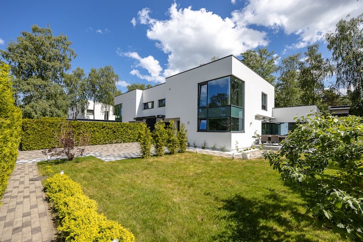 Magnolia House With Indoor Pool - Tallinn