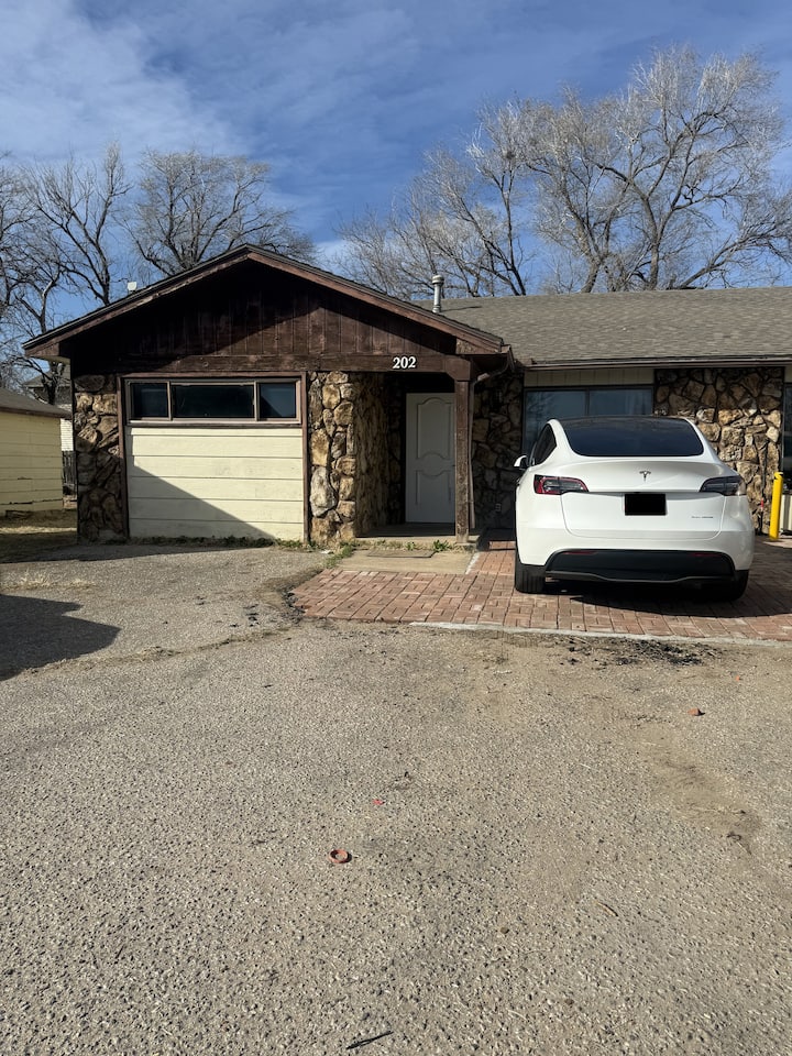 Stylish 1-bedroom Oasis In The Heart Of The City - Wichita, KS