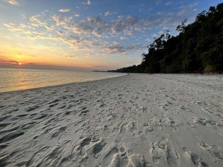 The Cliff 3 Bed Beach Apartment - Zanzibar
