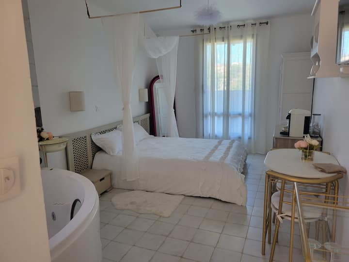 Love Room Avec Spa - Les Tourtereaux - Montauroux