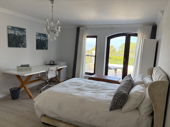 Room 3 In Beautiful Villa In Constantia - Claremont